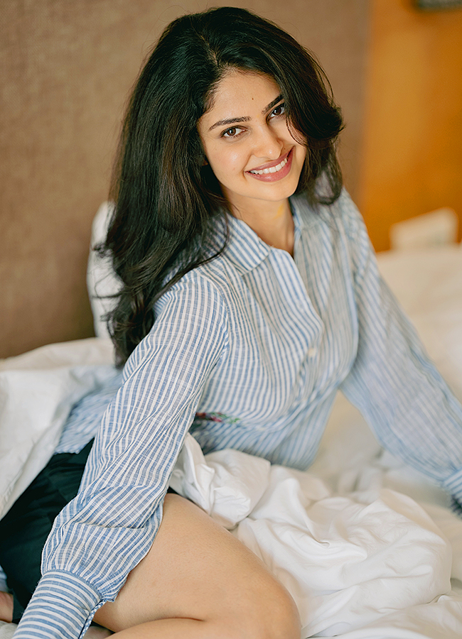 బెడ్‌ రూంలో ఫోటోషూట్‌.. మాజీ మిస్ ఇండియా ఫోటోలు వైరల్‌ | Actress Manasa Varanasi New Photoshoot ...